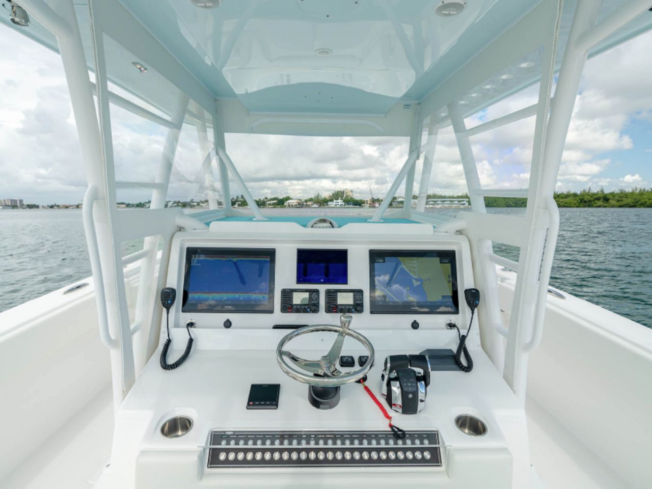 Invincible Catamaran 37: Power blended with comfort | Ocean Blue Fishing