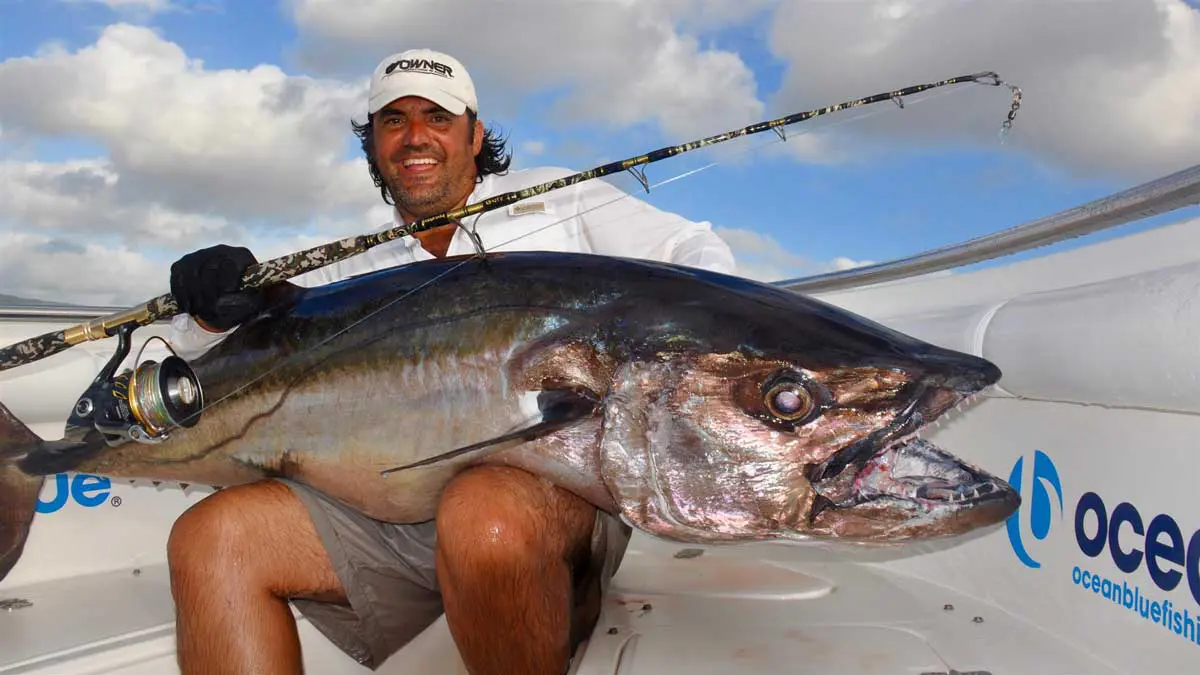 vanuatu-fishing-with-confidence-ocean-blue-fishing
